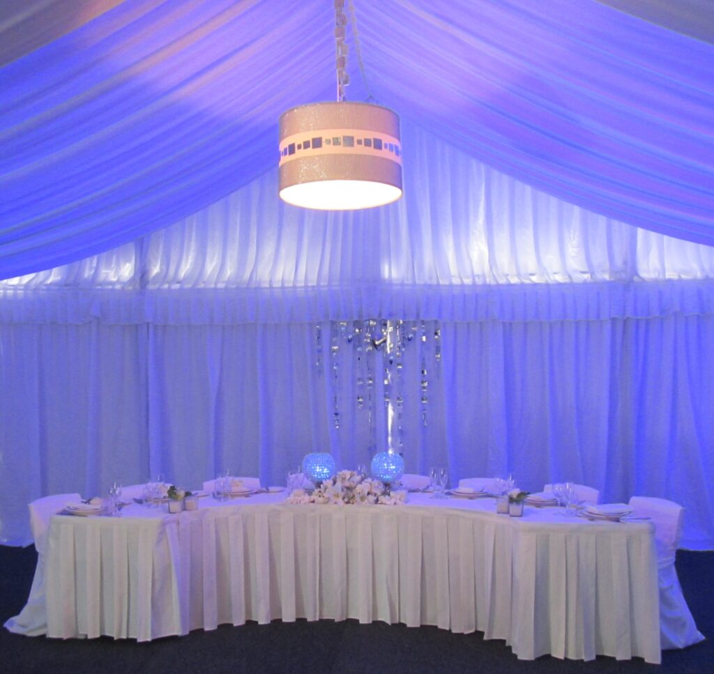Curved Table (6-8 seats) Hire from Queensland Hire | Est. 1980
